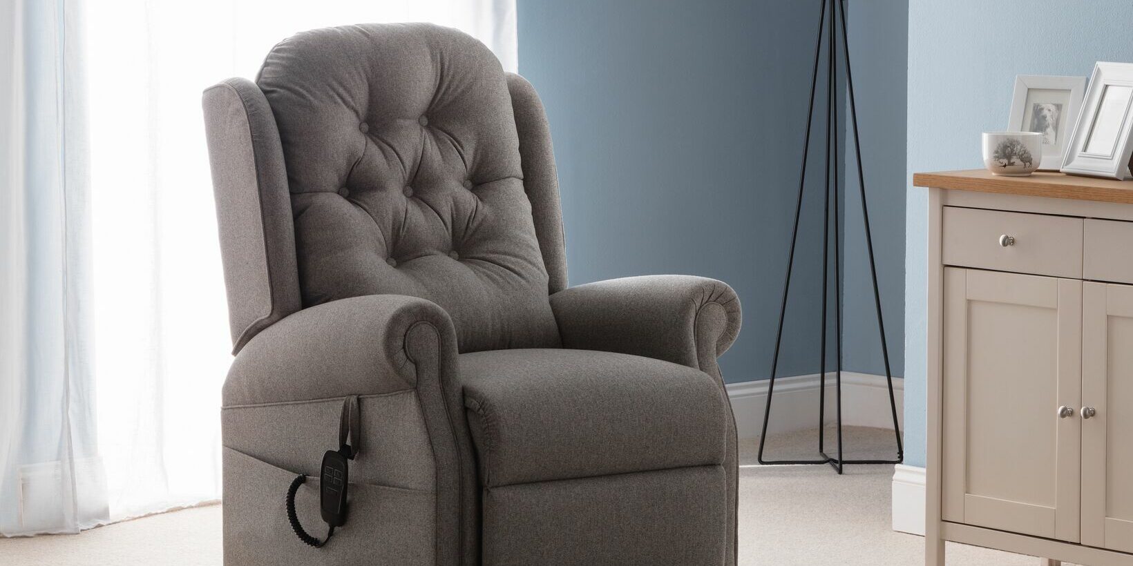 The Health Benefits of Using a Riser Recliner Chair